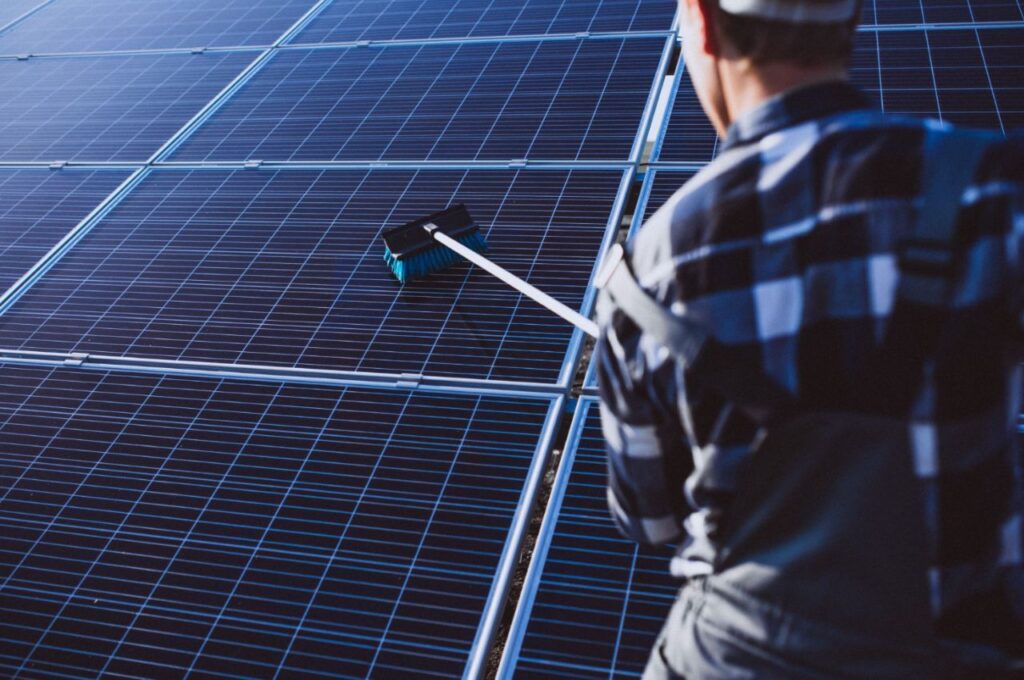 How to Clean Solar Panel: Step-by-step Guide - OZ Home Improvement ...